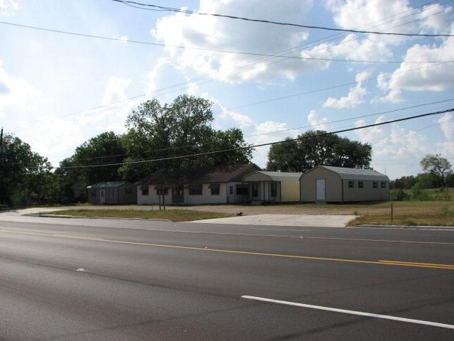 1402 N. US Hwy.59, Goliad, TX 77963 | Land and Farm