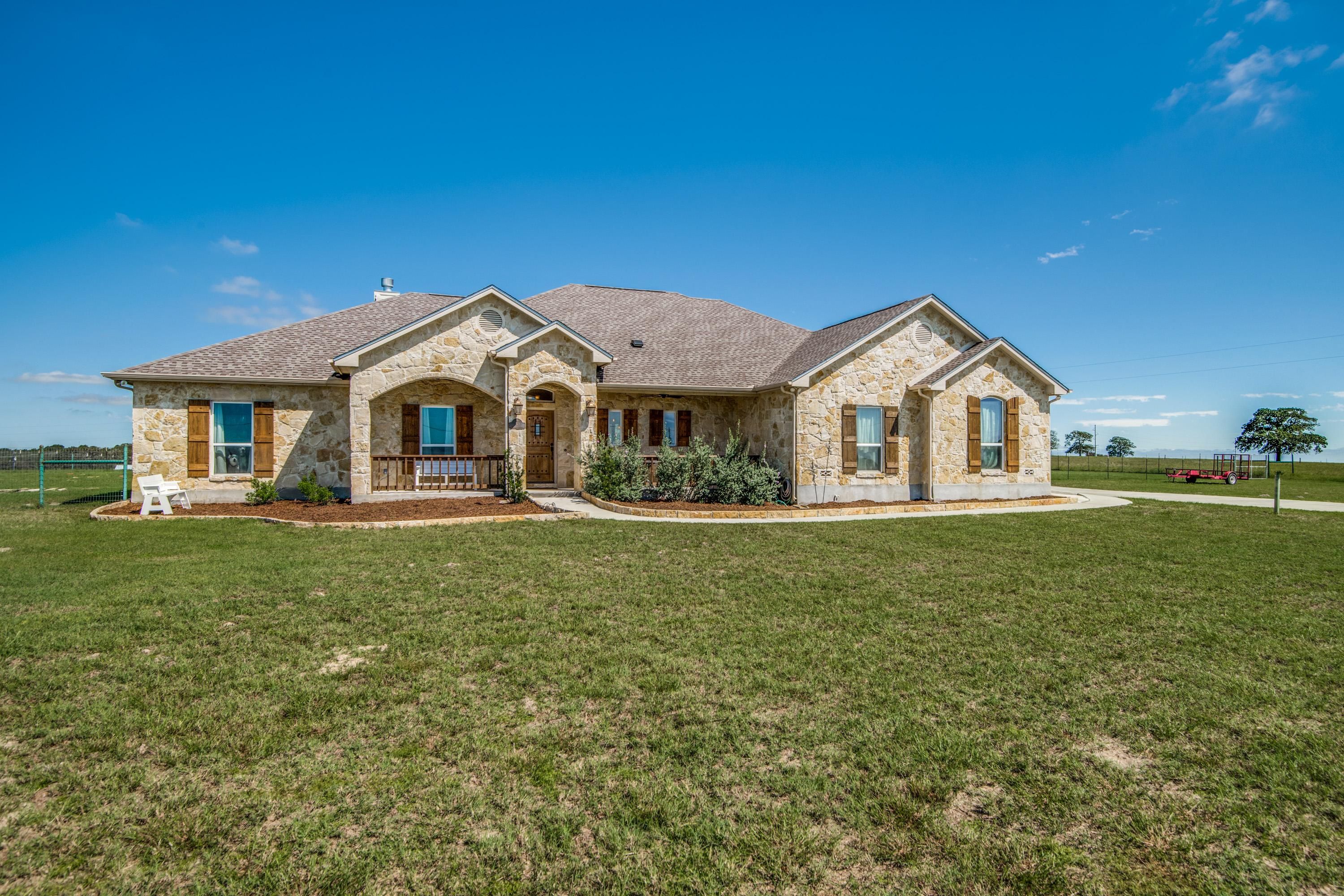 113 Triple Crown Drive, La Vernia, TX 78121 | MLS: 1345122 | Land and Farm