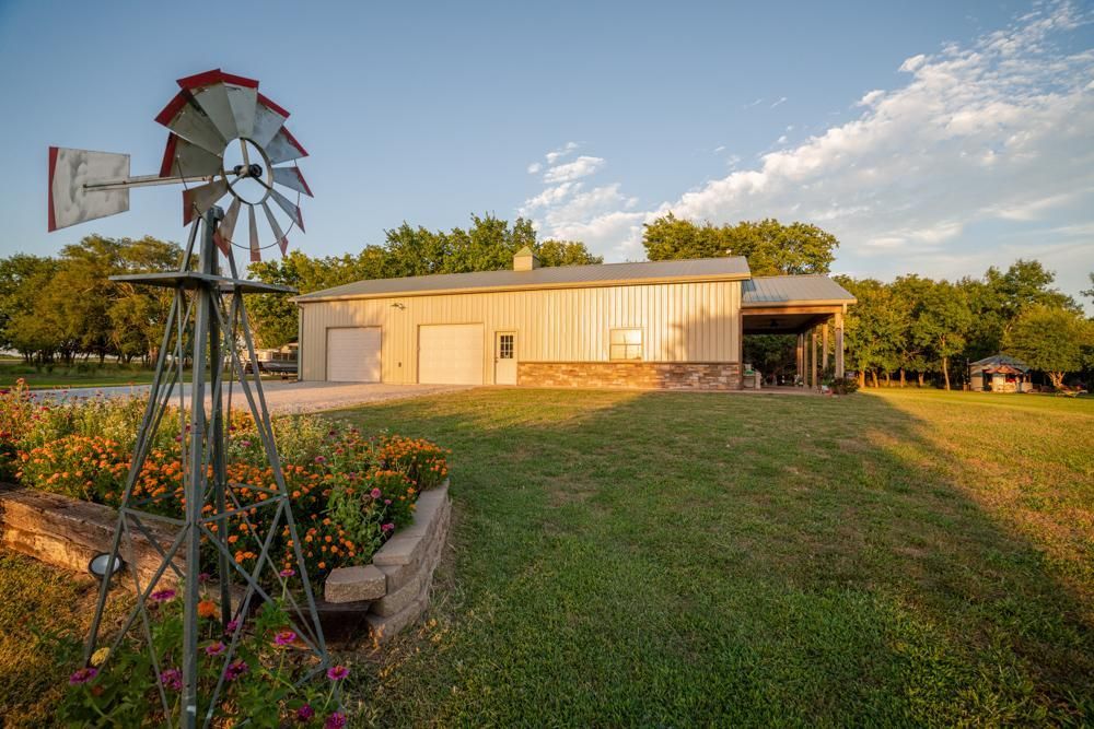 883 Shetland Rd., LeRoy, KS 66857 | MLS: Coffey 52 | Land and Farm