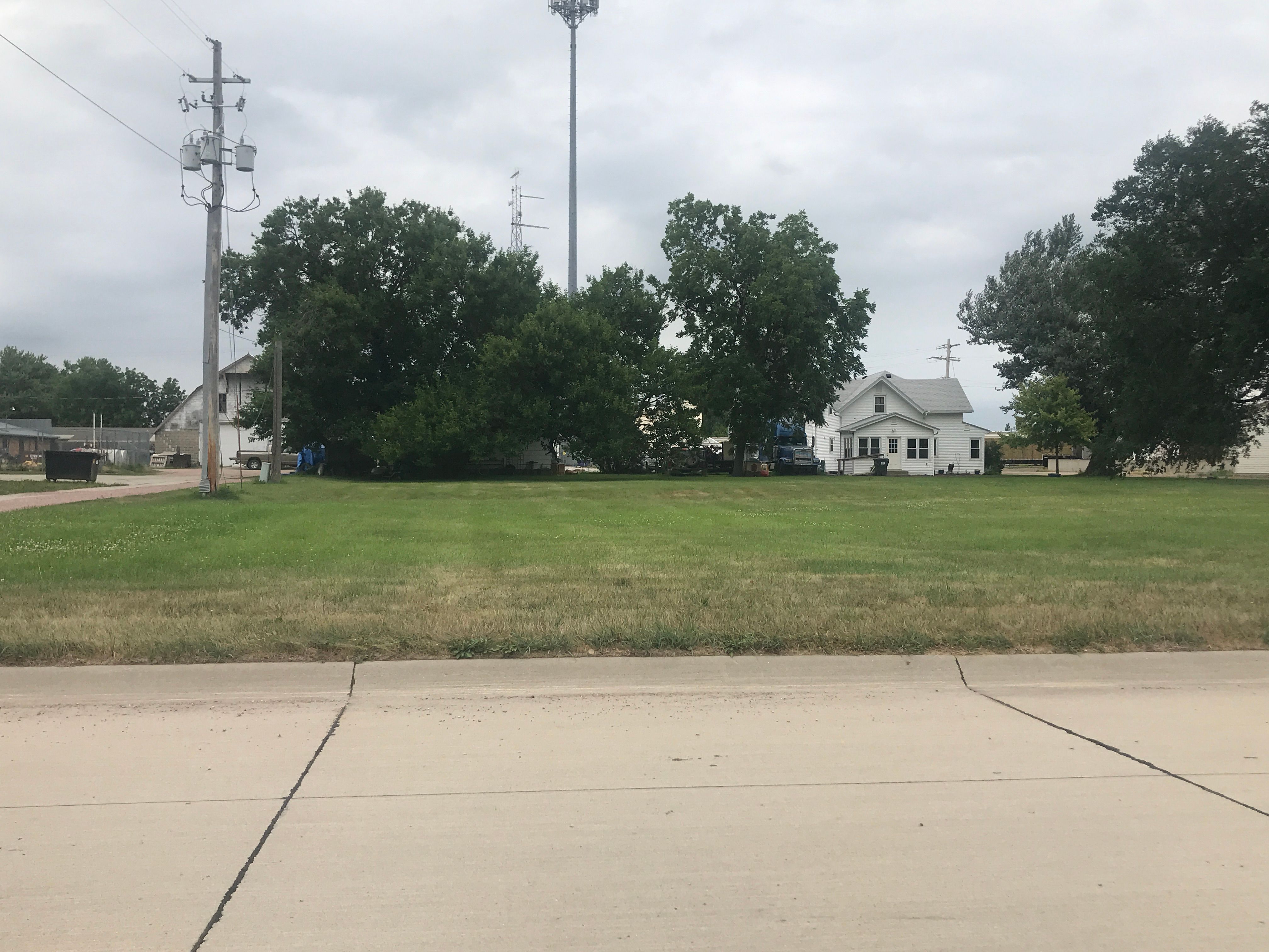 312-316 Talbot St, Salix, IA 51052 | MLS: 813039 | Land and Farm