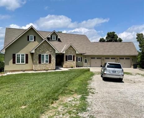 16942 Springdale Road, Leavenworth, KS 66048 | MLS: 2334254 | Land and Farm