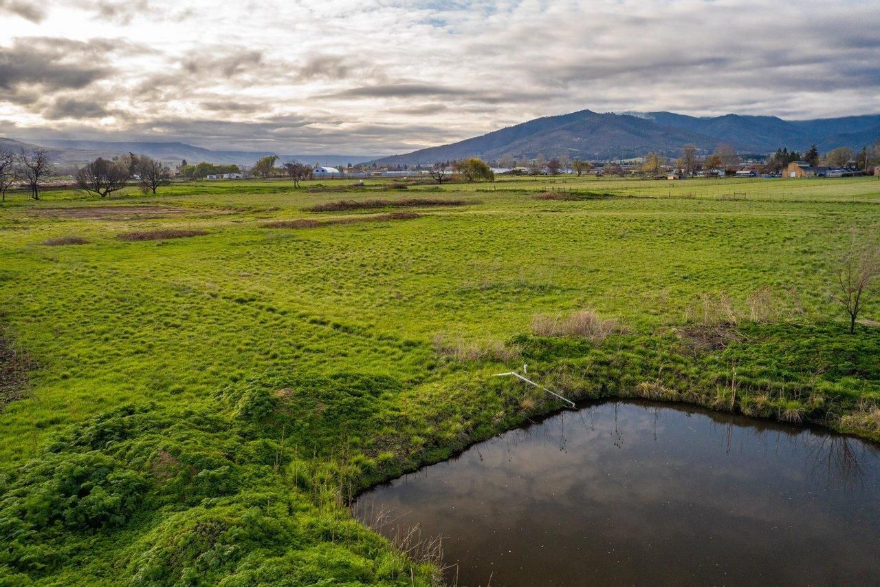654 Hartley Road, Phoenix, OR 97535 | Land and Farm