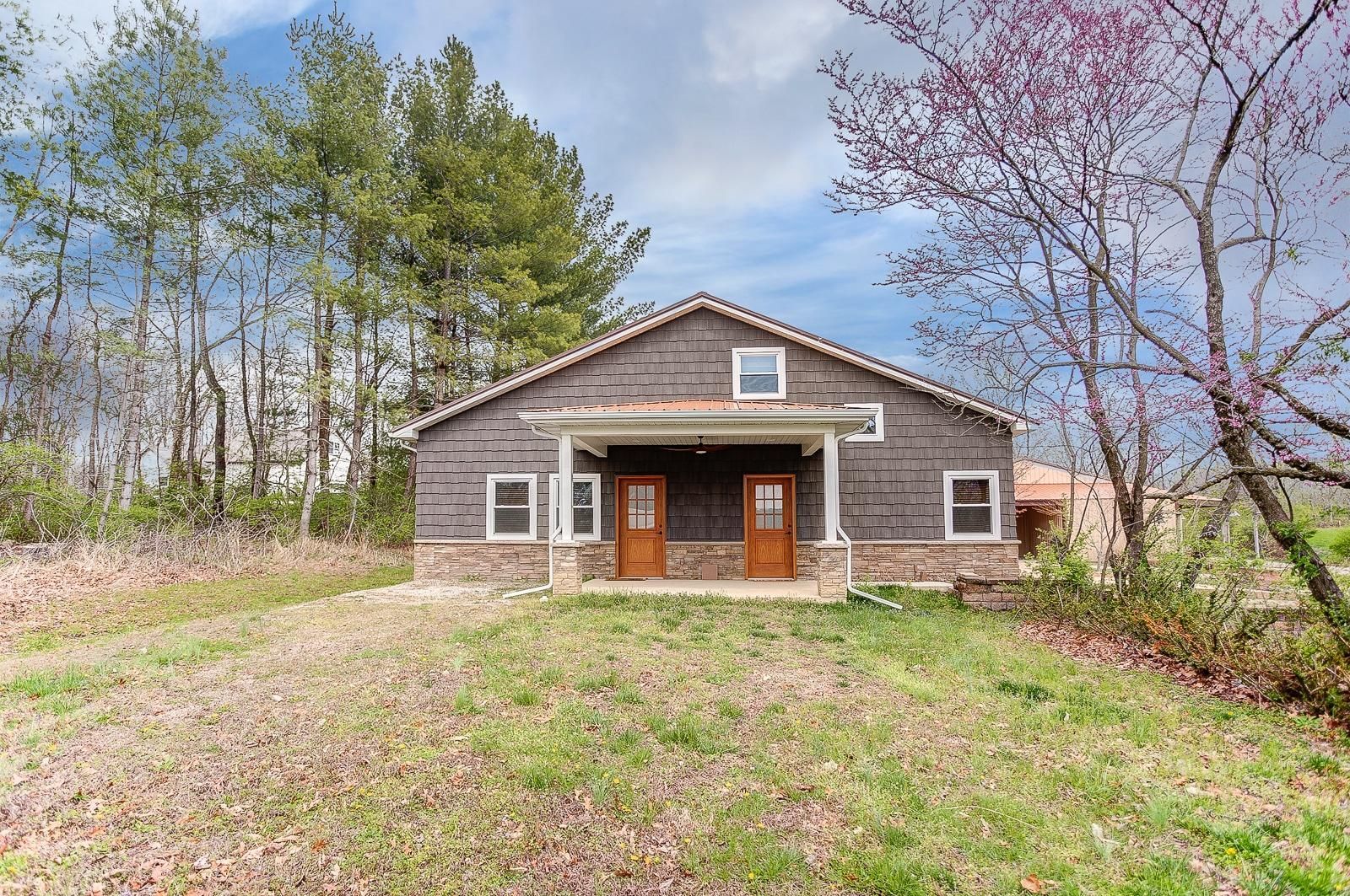 1938 Dogwood Lane, Centralia, IL 62801 | Land and Farm