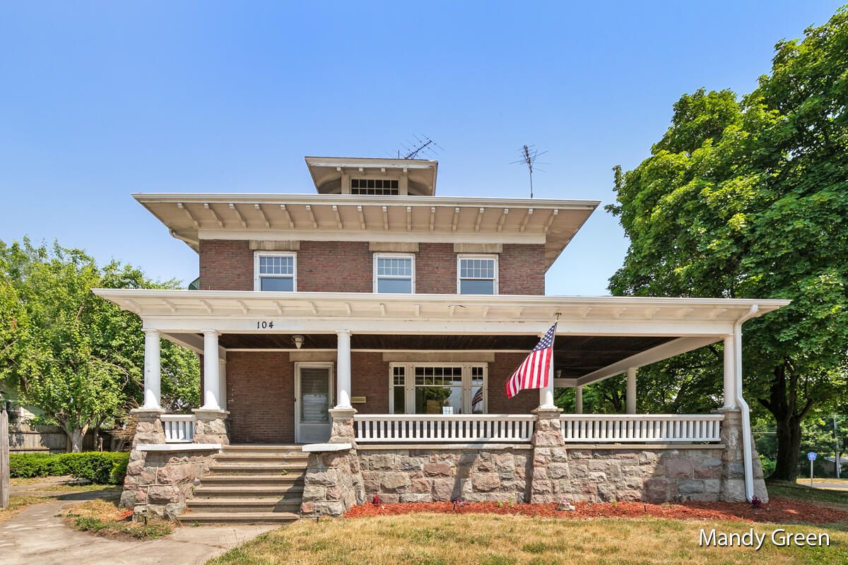 104 W Main Street, Edmore, MI 48829 | MLS: 23022110 | Land and Farm