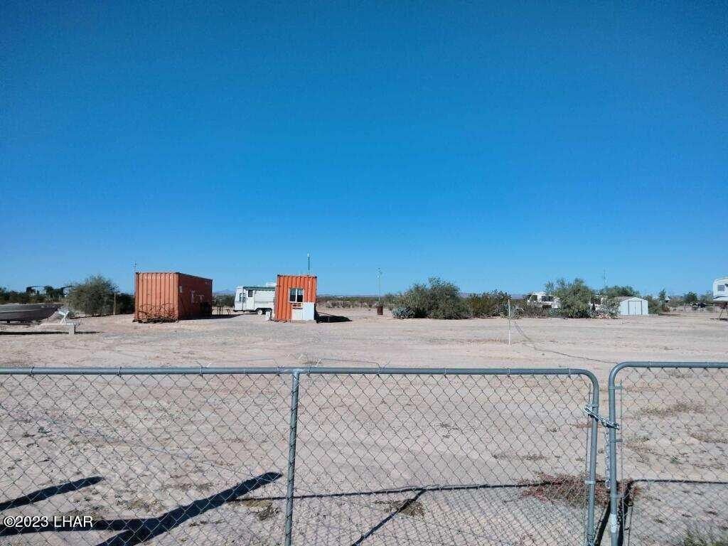 49143 Bald Eagle Ln, Bouse, AZ 85325 | MLS: 1027975 | Land and Farm