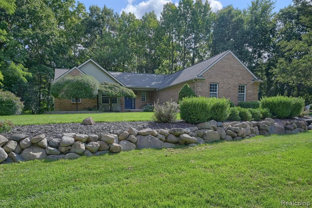 3.69 Acres, 101 Moon Ridge Drive, Milford, MI 48380 | Land and Farm