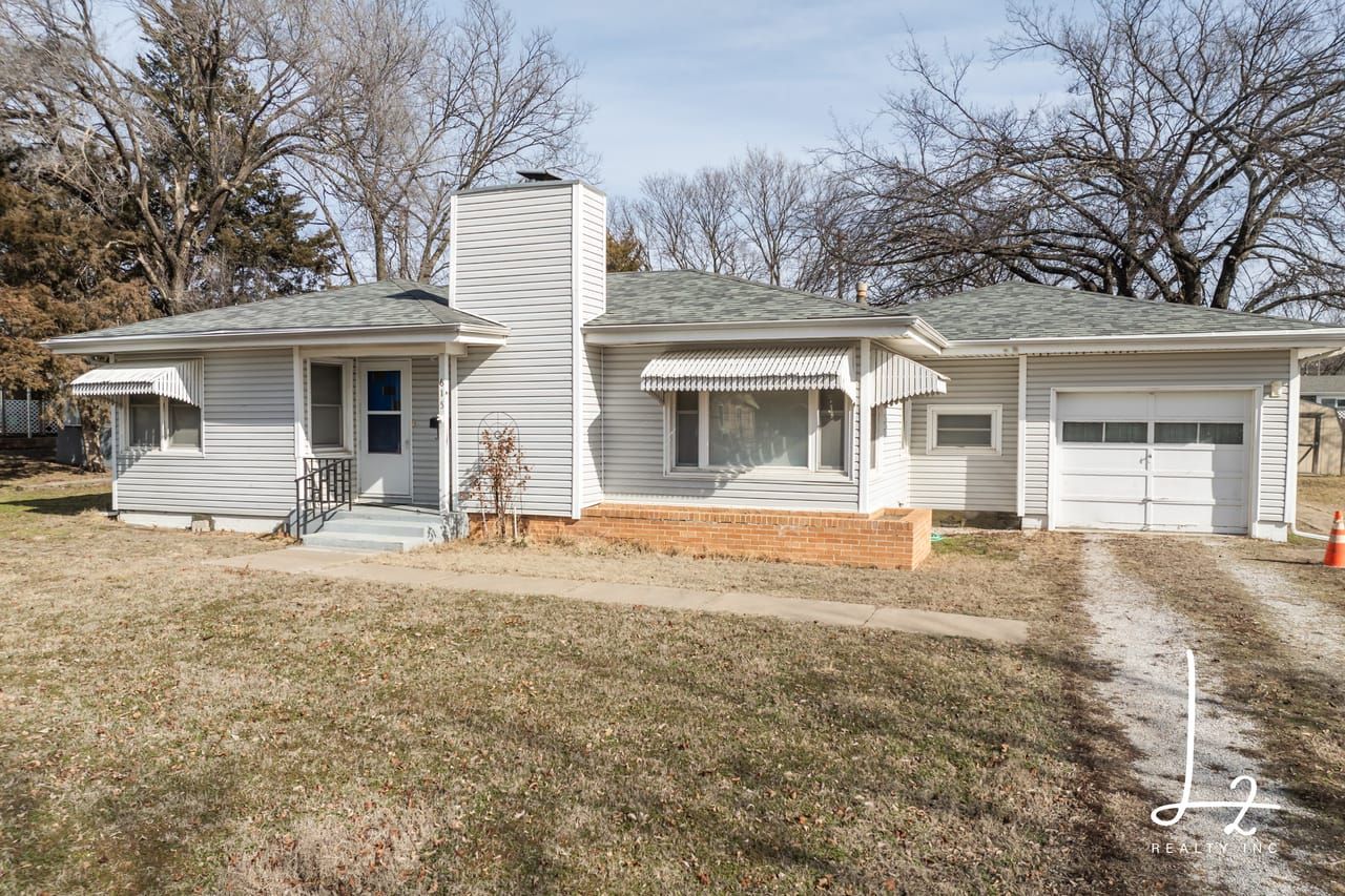 615 N 9th, Humboldt, KS 66748 | Land and Farm