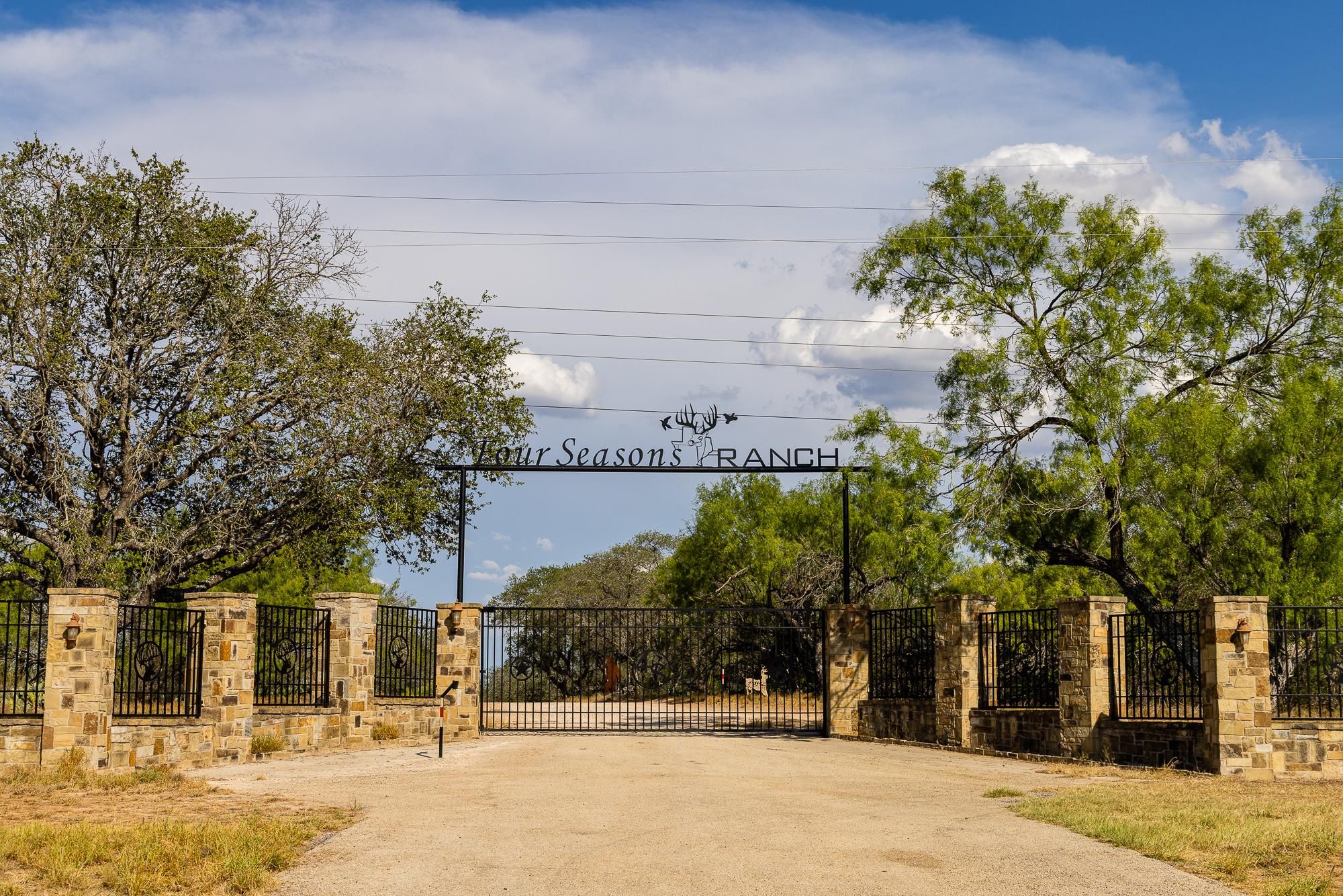 3861 County Road 2000, Pearsall, TX 78061 | Land and Farm