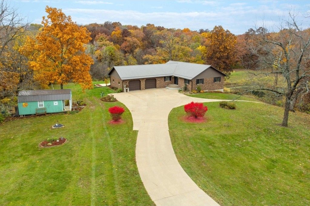 11488 128th Street, Wapello, IA 52653 | MLS: 11282632 | Land and Farm