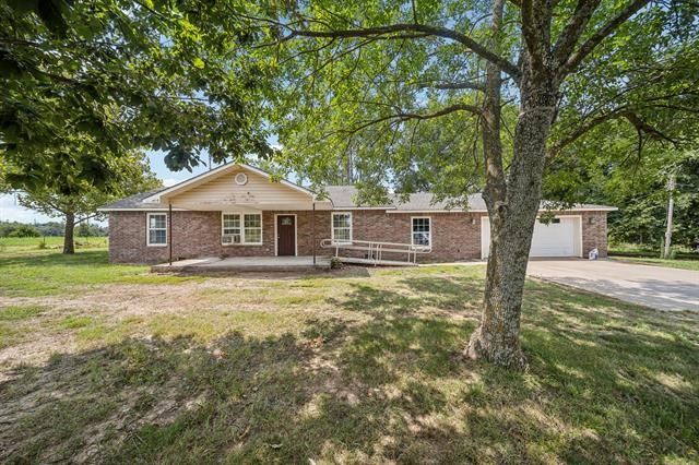 620 E 6th Street, Chelsea, OK 74016 | MLS: 2426222 | Land and Farm