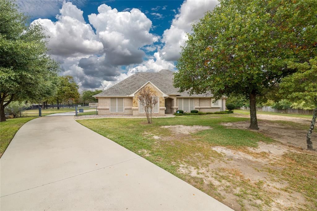 2129 Woodland Hills Lane, Weatherford, TX 76087 | MLS: 20478883 | Land ...