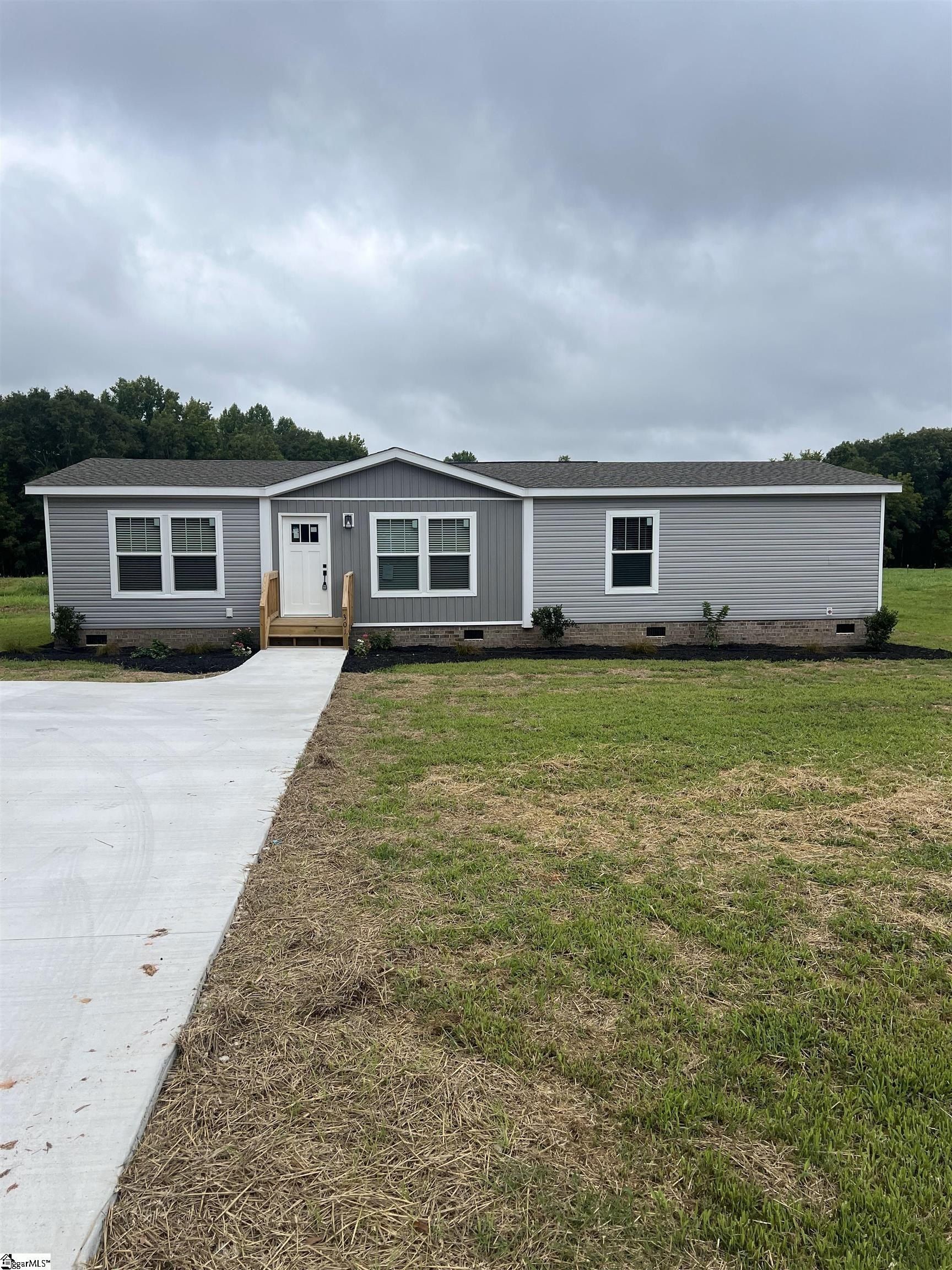 301 W Lake Street, Iva, SC 29655 | MLS: 1531508 | Land and Farm