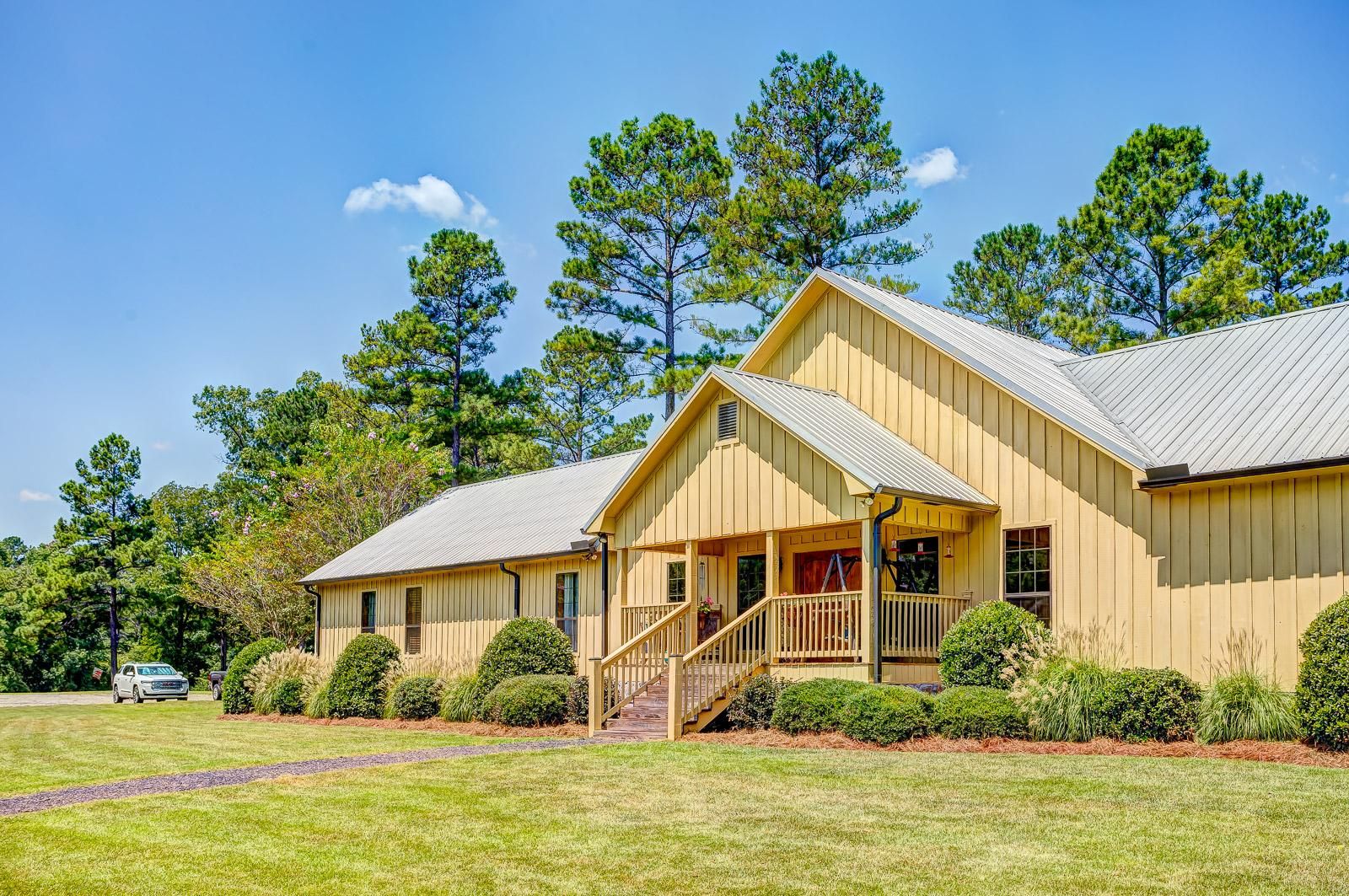 911 S Main St, Evergreen, AL 36401 | MLS: 562029 | Land and Farm