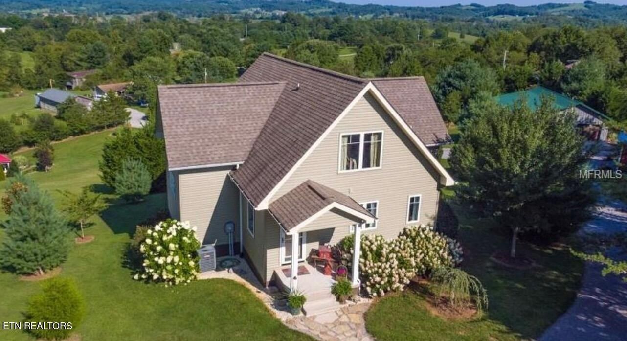 217 Brantley Acres Rd, Speedwell, TN 37870 | MLS: 1281574 | Land and Farm