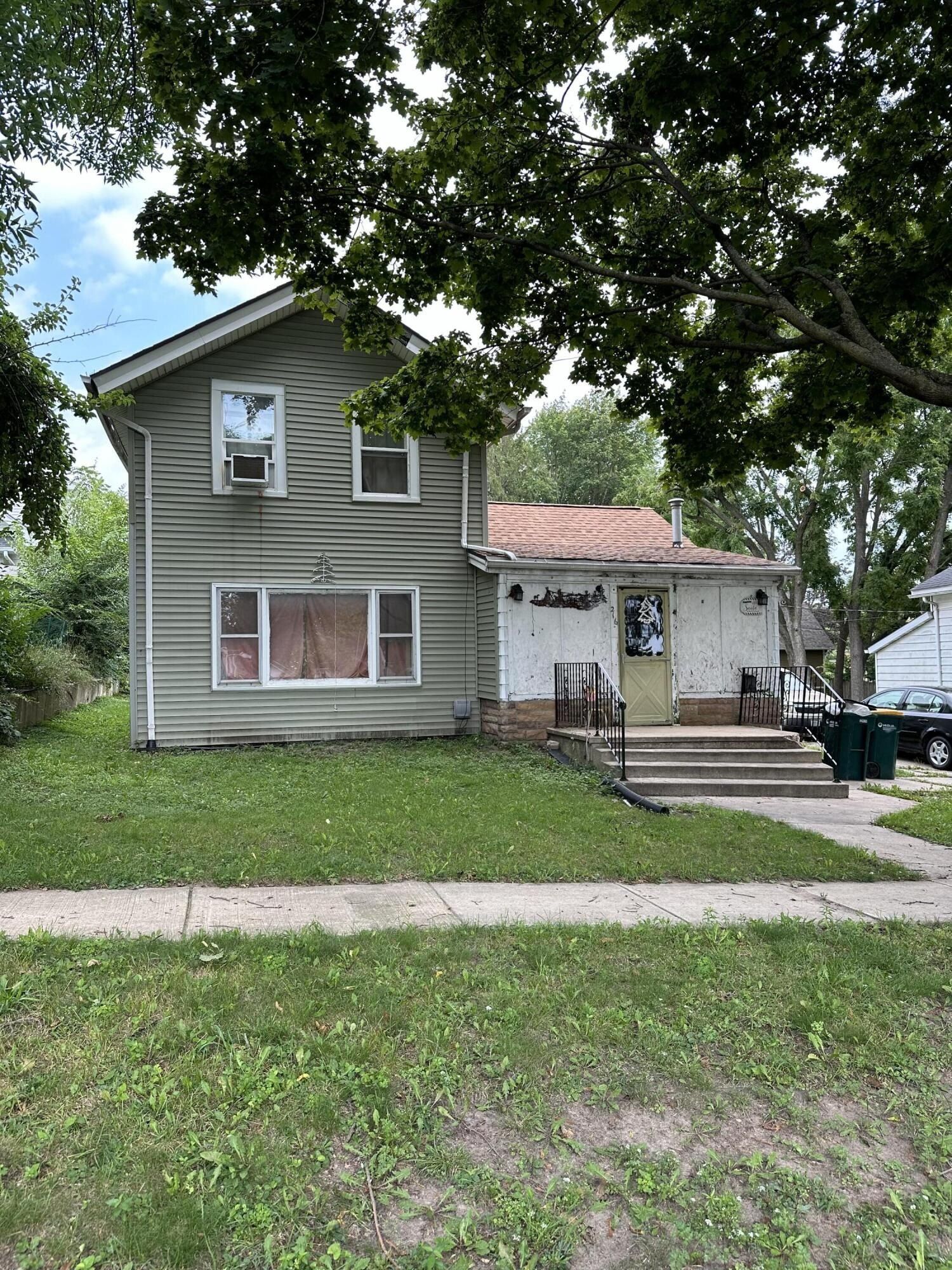 216 Clarence St, Fort Atkinson, WI 53538 | MLS: 1899741 | Land and Farm