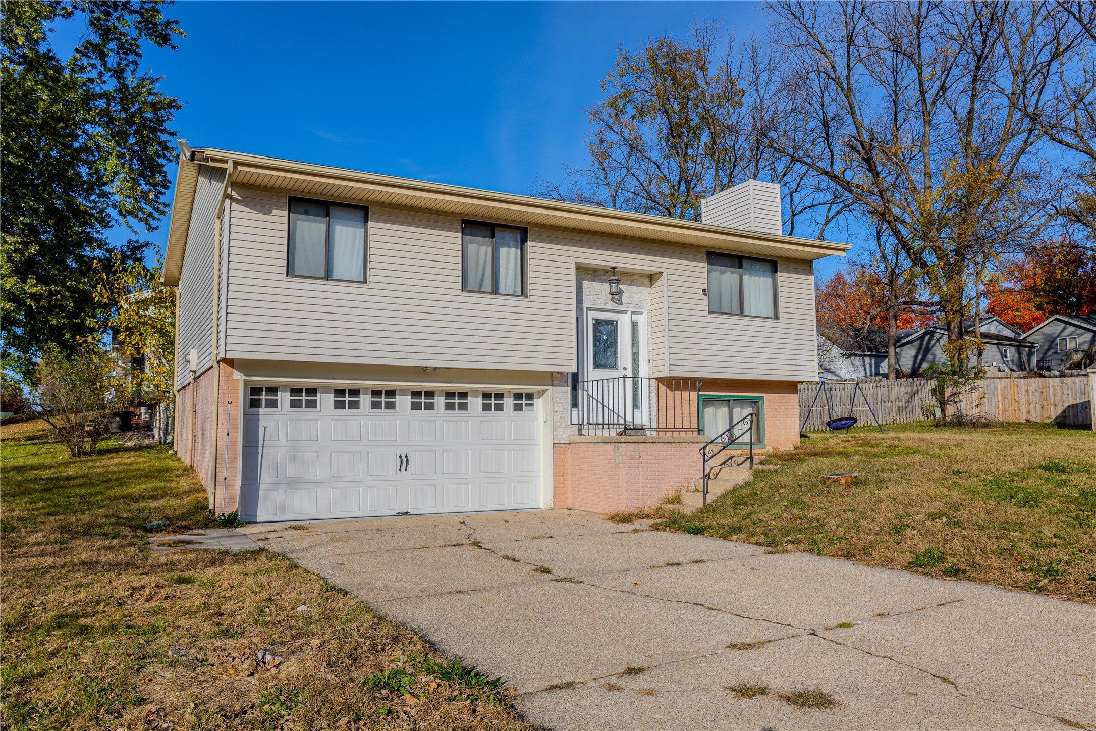 700 E Kenyon Avenue, Des Moines, IA 50315 | MLS: 708194 | Land and Farm