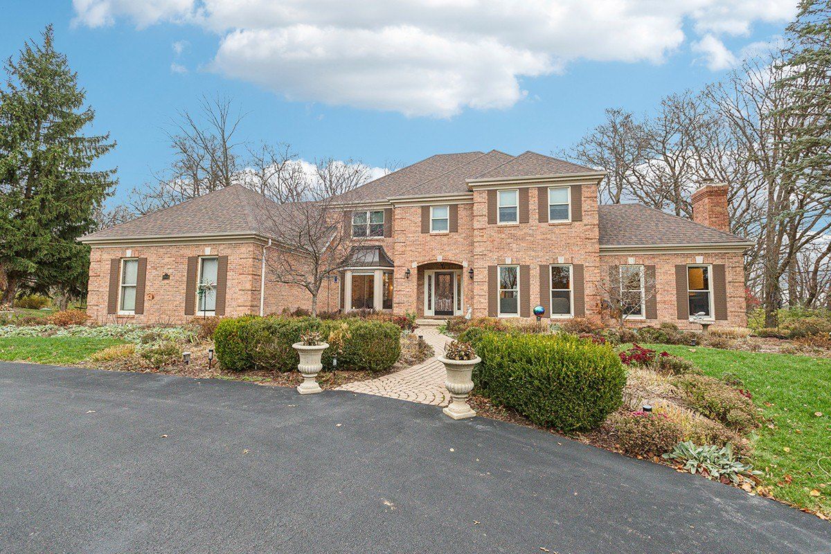 41 W668 Hunters Hill Drive, Saint Charles, IL 60175 | MLS: 12218358 ...