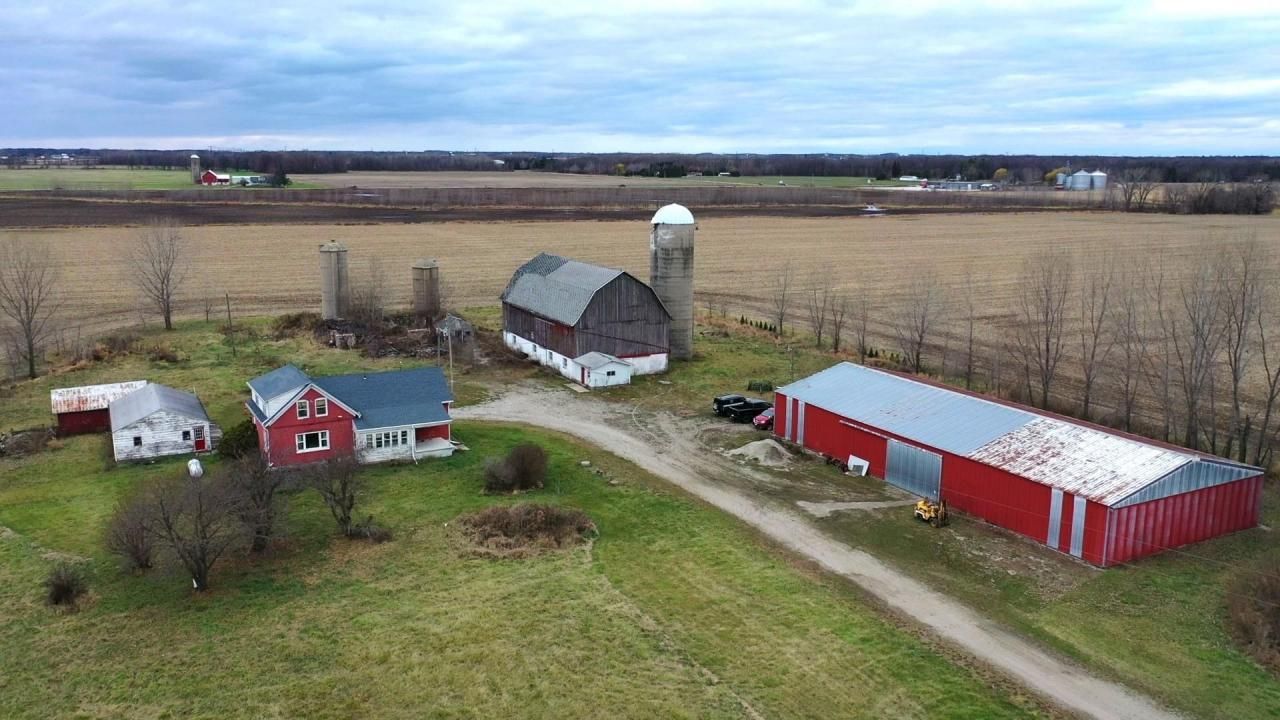 2385 Sunfield Drive, Pulaski, WI 54162 | MLS: 50301225 | Land and Farm