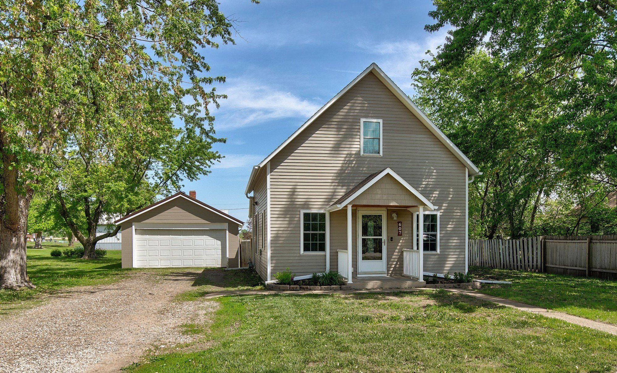 607 Grand Street, Melcher-Dallas, IA 50062 | MLS: 717929 | Land and Farm