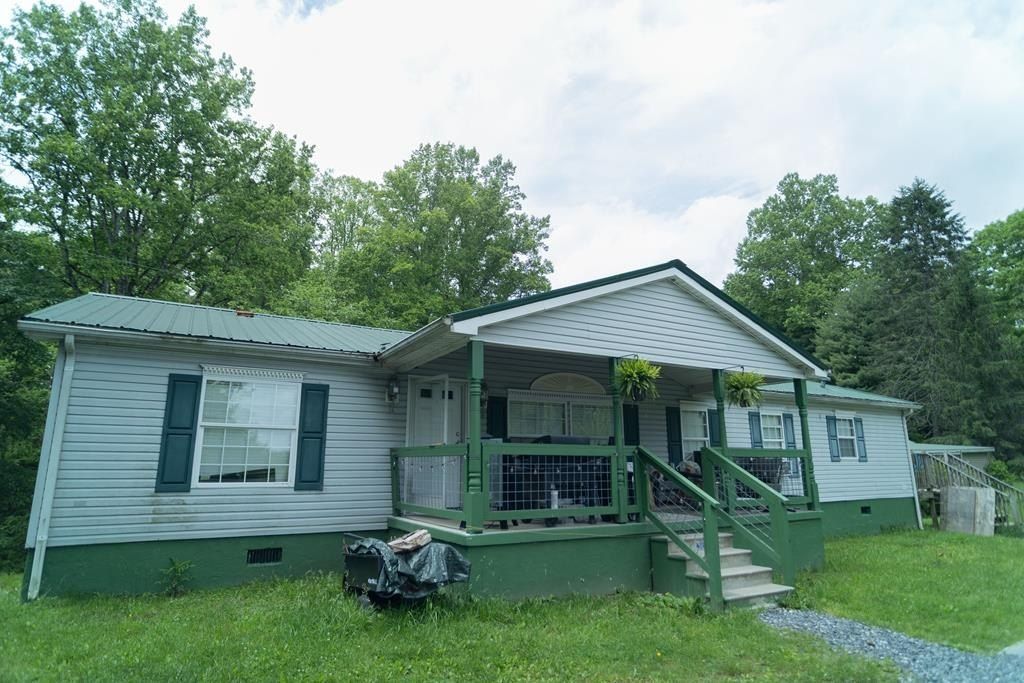 3195 Osborne Mountain Road, Raven, VA 24639 | MLS: 100097 | Land and Farm