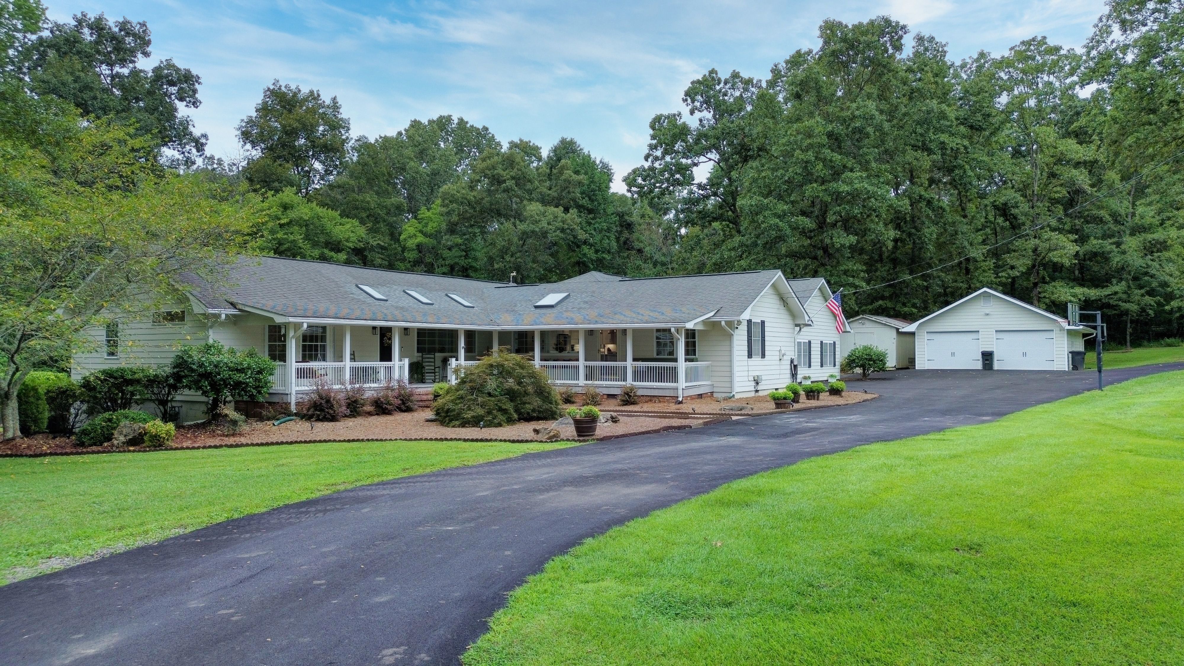 1307 Floyd Springs Rd NE, Armuchee, GA 30105 | MLS: 10578664 | Land and ...