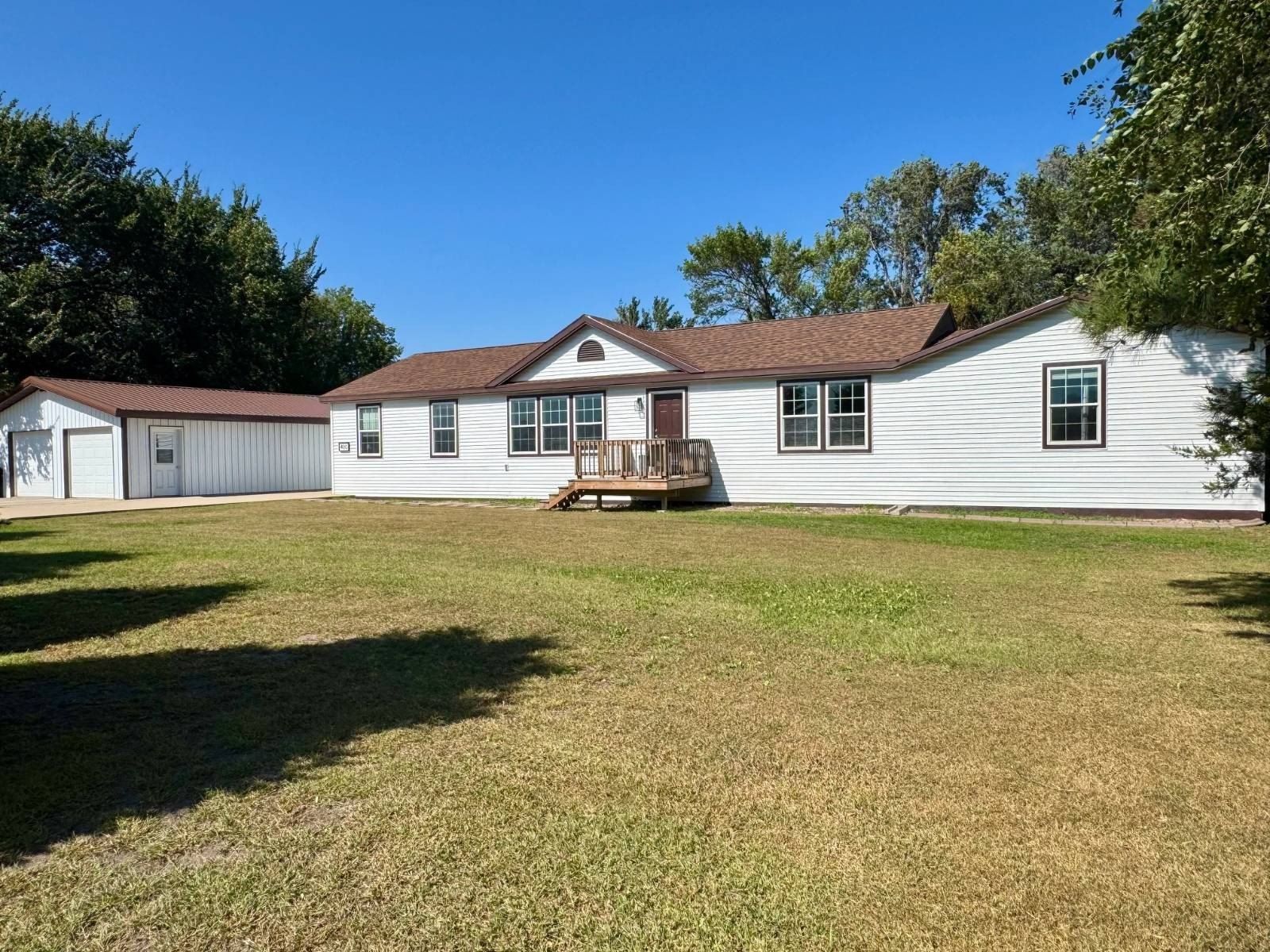 400 16th Avenue West, Redfield, SD 57469 | MLS: 11579902 | Land and Farm