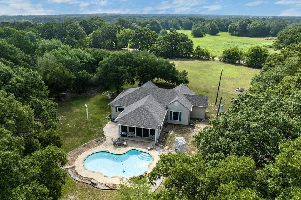 Dallas Prairie Region, TX Ranches for Sale - 239 Listings | Land And Farm