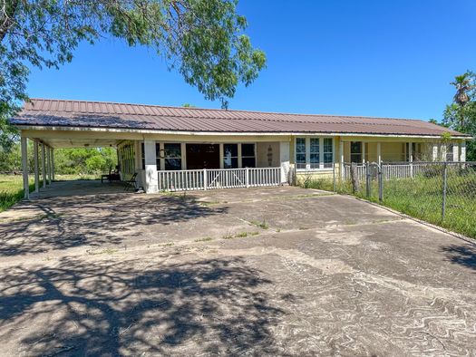 84 acres in Benavides, TX, 78341 | Land and Farm